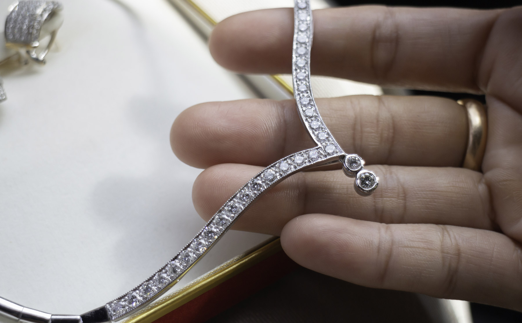 Jewelry Showcase - Elliott's Jewelers